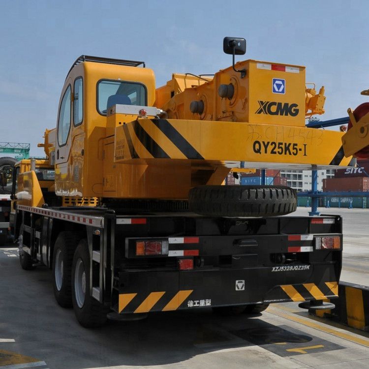 XCMG Official 25 Ton Small Telescopic Boom Truck Cranes QY25K-II with Spare Parts, MACHMALL
