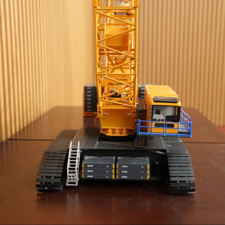 XCMG XLC30000 Crawler Crane 1/50 Alloy Diecast Model, MACHMALL