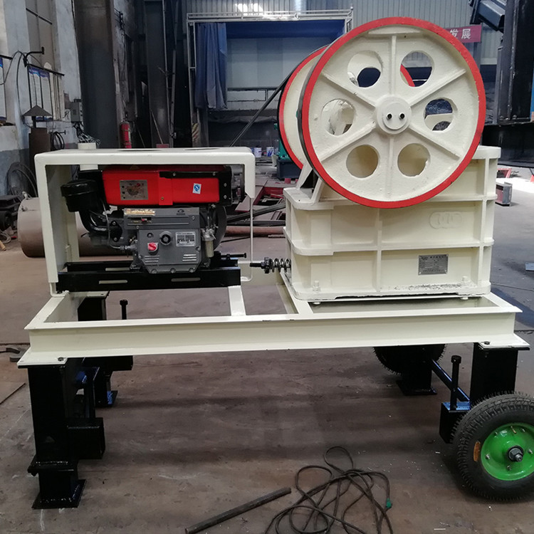 Small Mobile Crusher Hammer Mill Crusher Machine, Mining Gold Ore ...