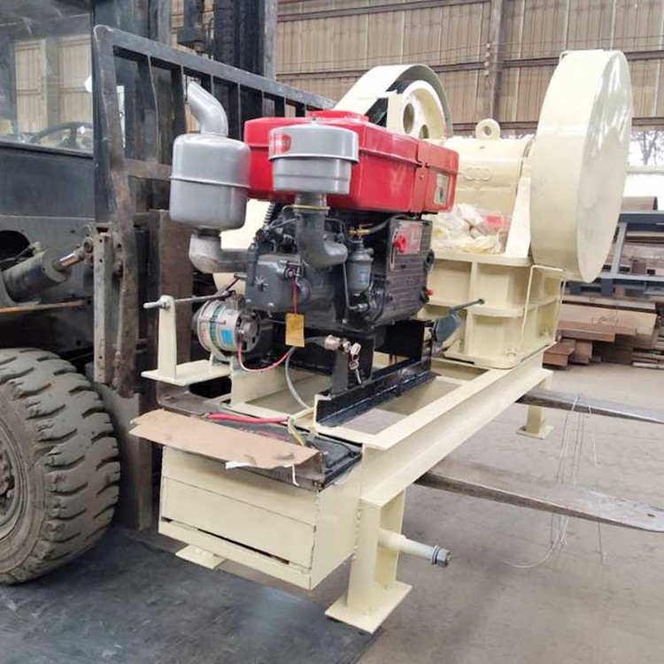 Small Mobile Crusher Hammer Mill Crusher Machine, Mining Gold Ore ...