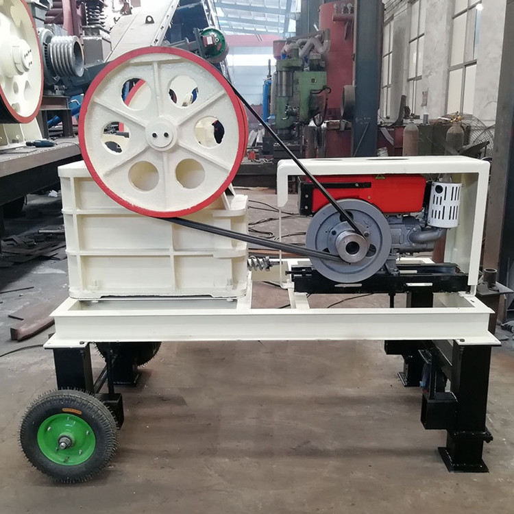 Small Mobile Crusher Hammer Mill Crusher Machine, Mining Gold Ore ...
