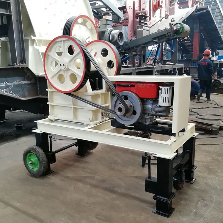 Small Mobile Crusher Hammer Mill Crusher Machine, Mining Gold Ore ...