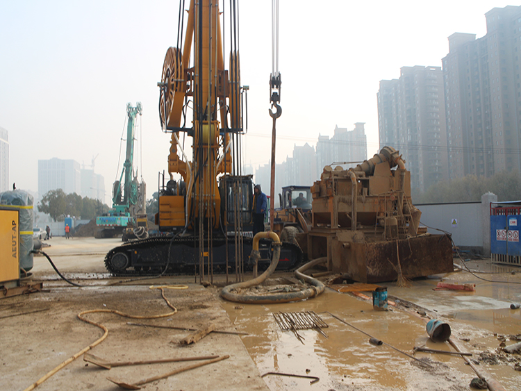 XCMG Trenching Machine 5m Diaphragm Wall Grab Trench Cutter XTC80/55 ...