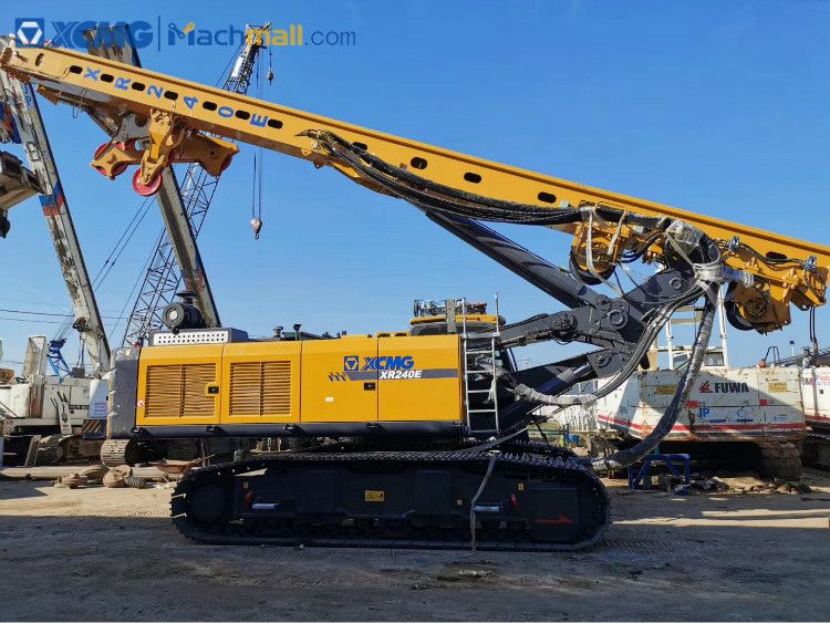 XCMG 240kn 70m Hydraulic Dual Rotary Drilling Rig Bored Pile Machine ...