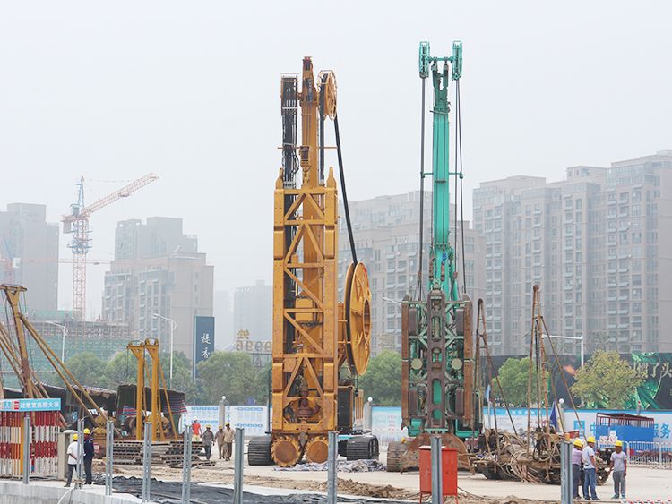 XCMG Trenching Machine 5m Diaphragm Wall Grab Trench Cutter XTC80/55 ...