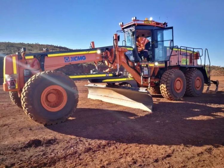 XCMG official 300HP GR3005 mining motor graders machine price, MACHMALL
