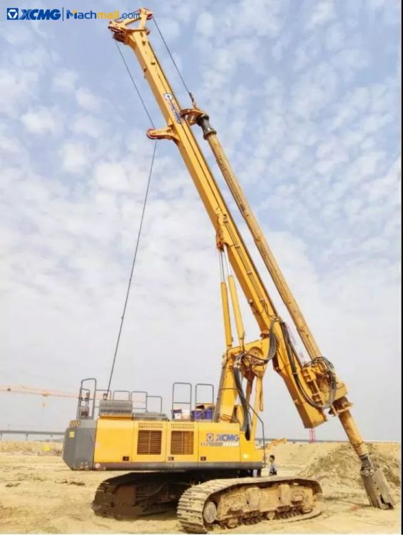 XCMG XR120D small piling rig machine 120kn 44m rotary drilling rig for ...