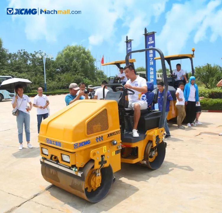 XCMG official 2 ton vibratory roller compactor XMR203 for sale, MACHMALL