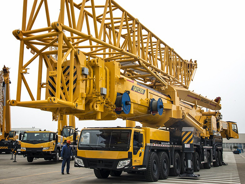 XCMG 130 Ton All-Terrain Crane XCA130_E High Operating Efficiency ...