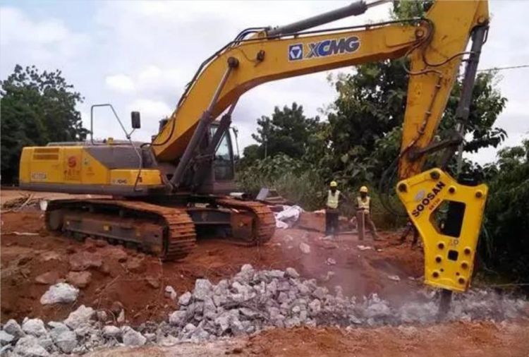 XCMG Official 95ton Mining Excavator XE950D for sale, MACHMALL