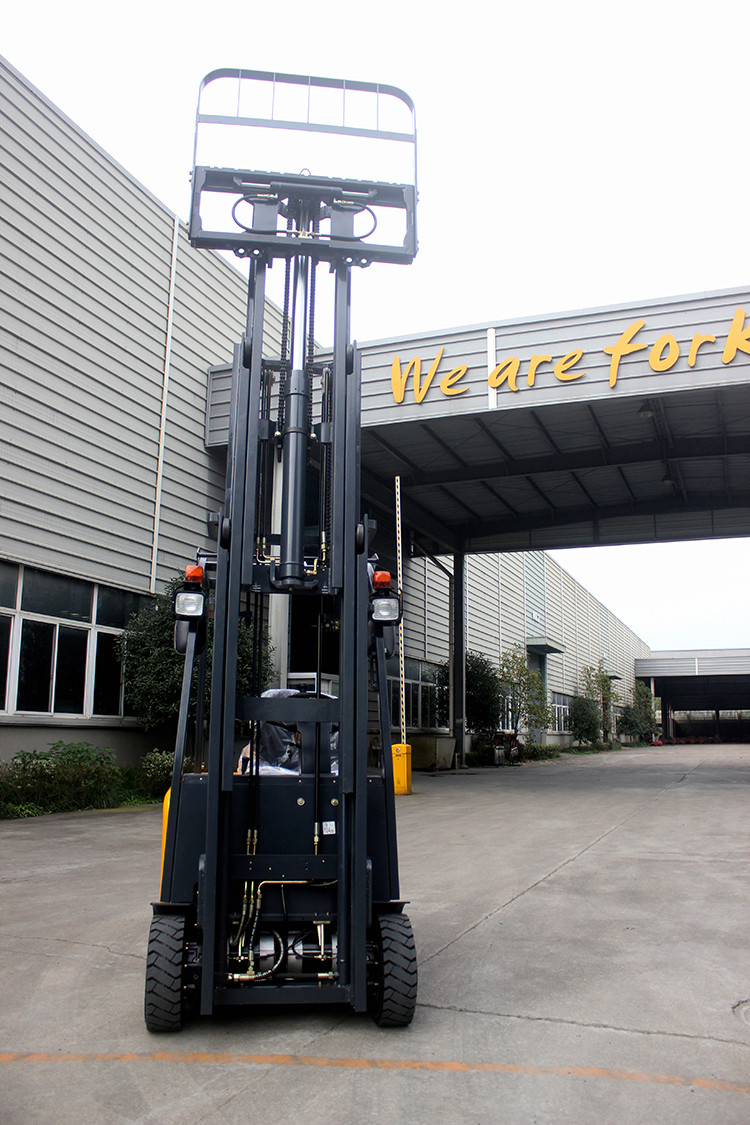 XCMG 3 Wheel Lifter Machine Forklift Electric 2 Ton Mini Fork Lift ...