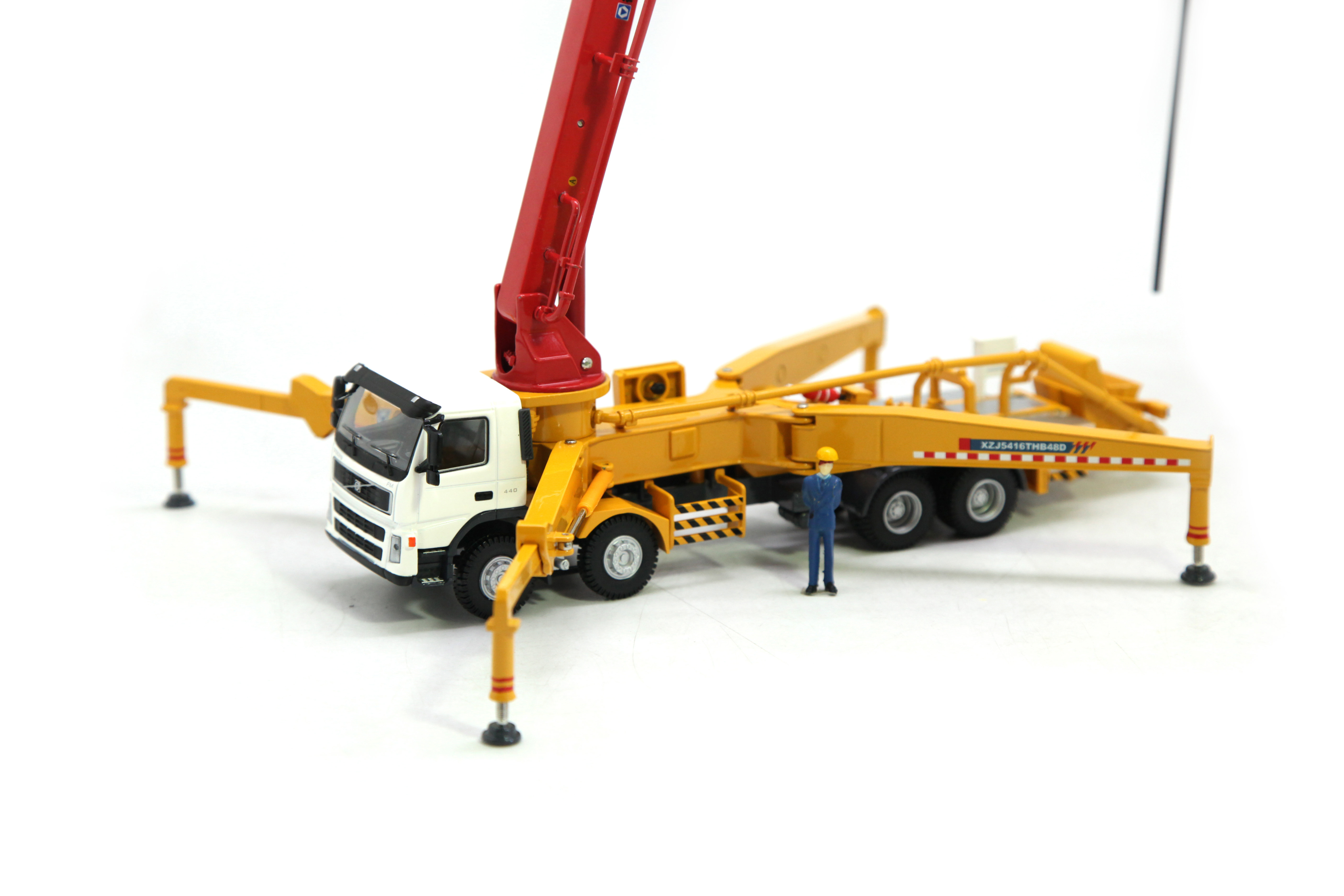 XCMG Concrete Truck HB56 Model (1:50), MACHMALL