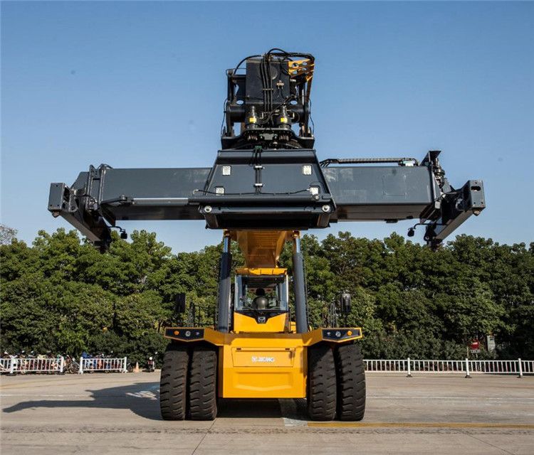 XCMG 20ft 40ft Port Container Cranes 45T 15m Mobile Reach Stacker Crane ...