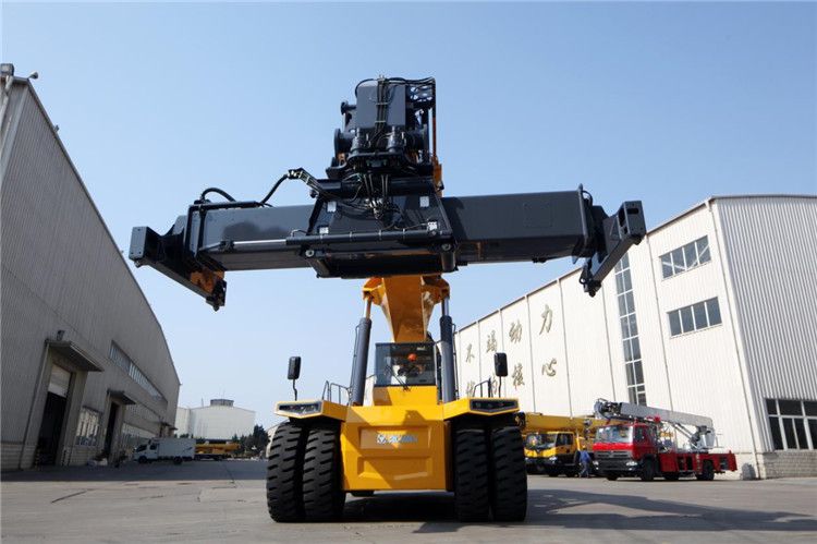 XCMG 45 Ton China Mobile Reach Stacker Container Crane Lift Containers ...