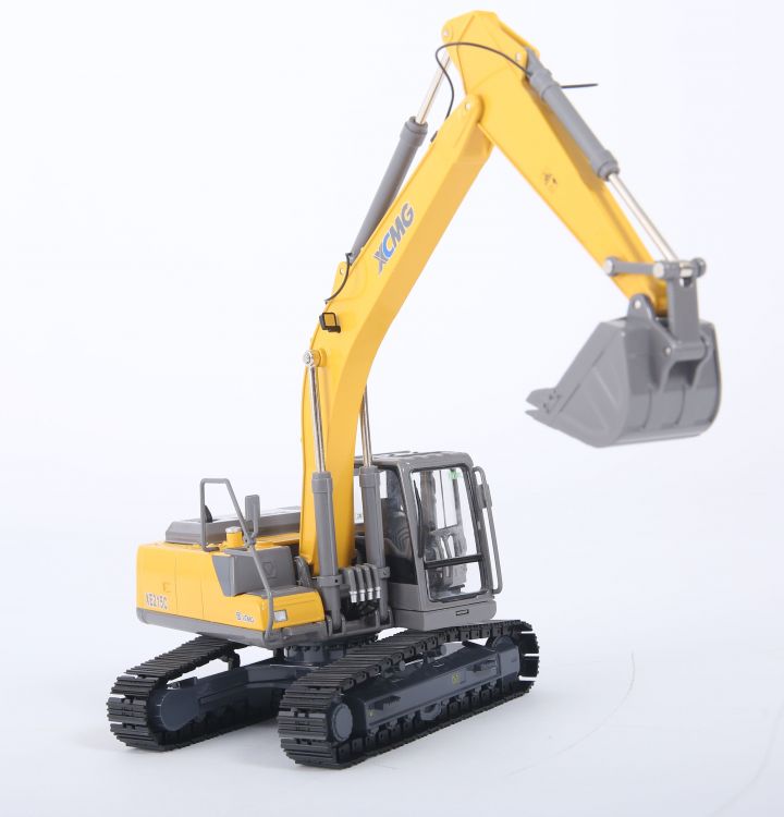 XCMG Crawler Excavator XE210C Model(1:35), MACHMALL