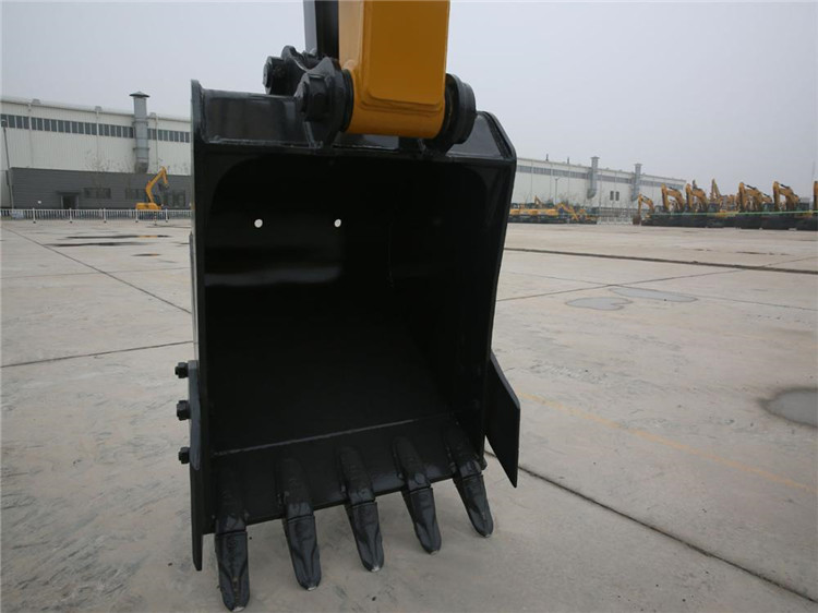 XCMG Mini Digger Excavator Machine XE80DA China 8 Ton Small Track ...