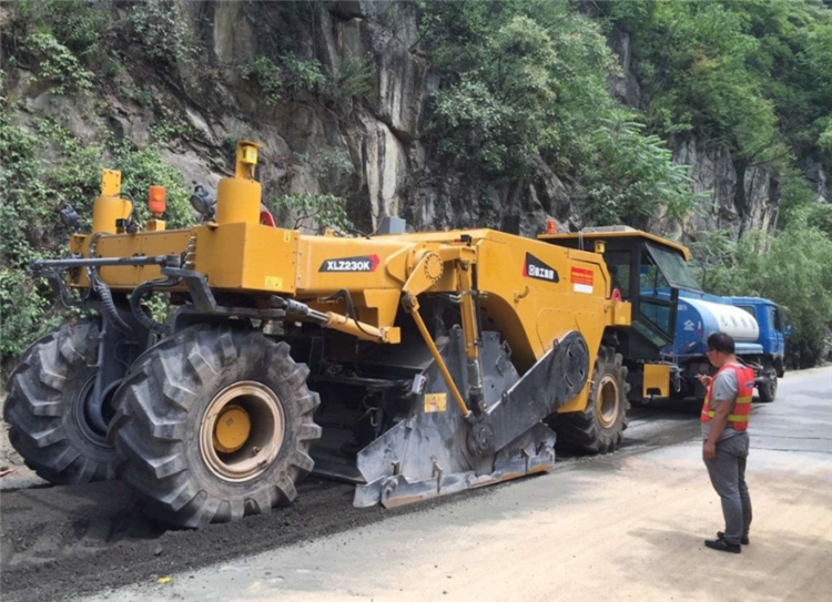 XCMG Official XLZ230K Construction Machinery Road Cold Recycler for ...