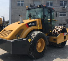 XCMG XS123 vibratory road roller 12 tons road roller machine price ...