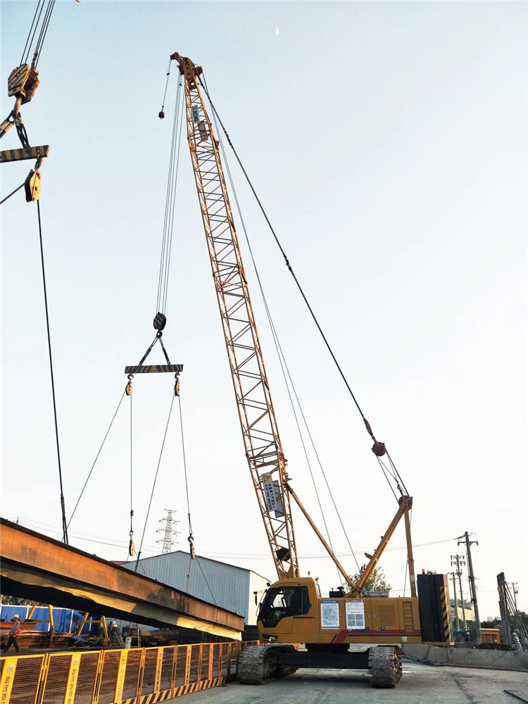 XCMG official 130 ton construction crawler crane XGC130 Crane Crawler ...