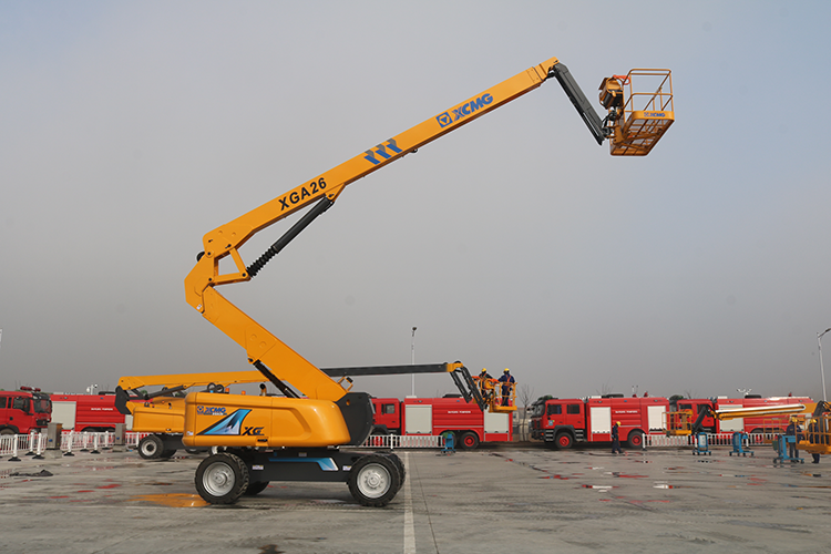 XCMG XGA26 Manlift 26M Articulated Boom Lift Aerial Work Platform For ...