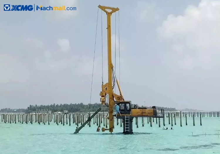 XCMG XR120D small piling rig machine 120kn 44m rotary drilling rig for ...