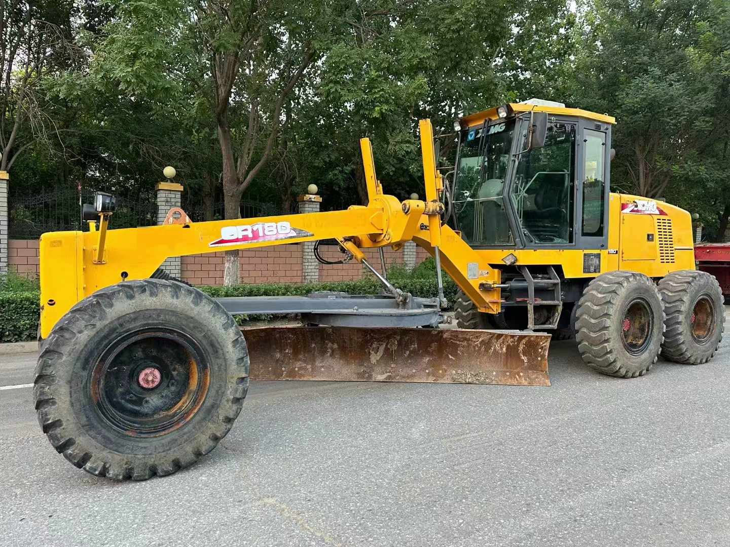 XCMG GR180 Manufacturer 190HP Used Grader Second Hand Grader GR180 in Good Working Condition ...