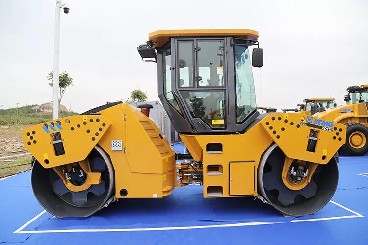 XCMG 13t Used Vibration Road Roller XD133 Price, MACHMALL