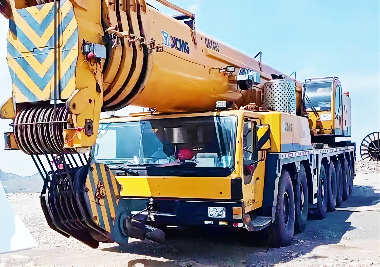 XCMG Official QAY300 Used Boom Truck Crane Used Mobile Cranes For Sale ...