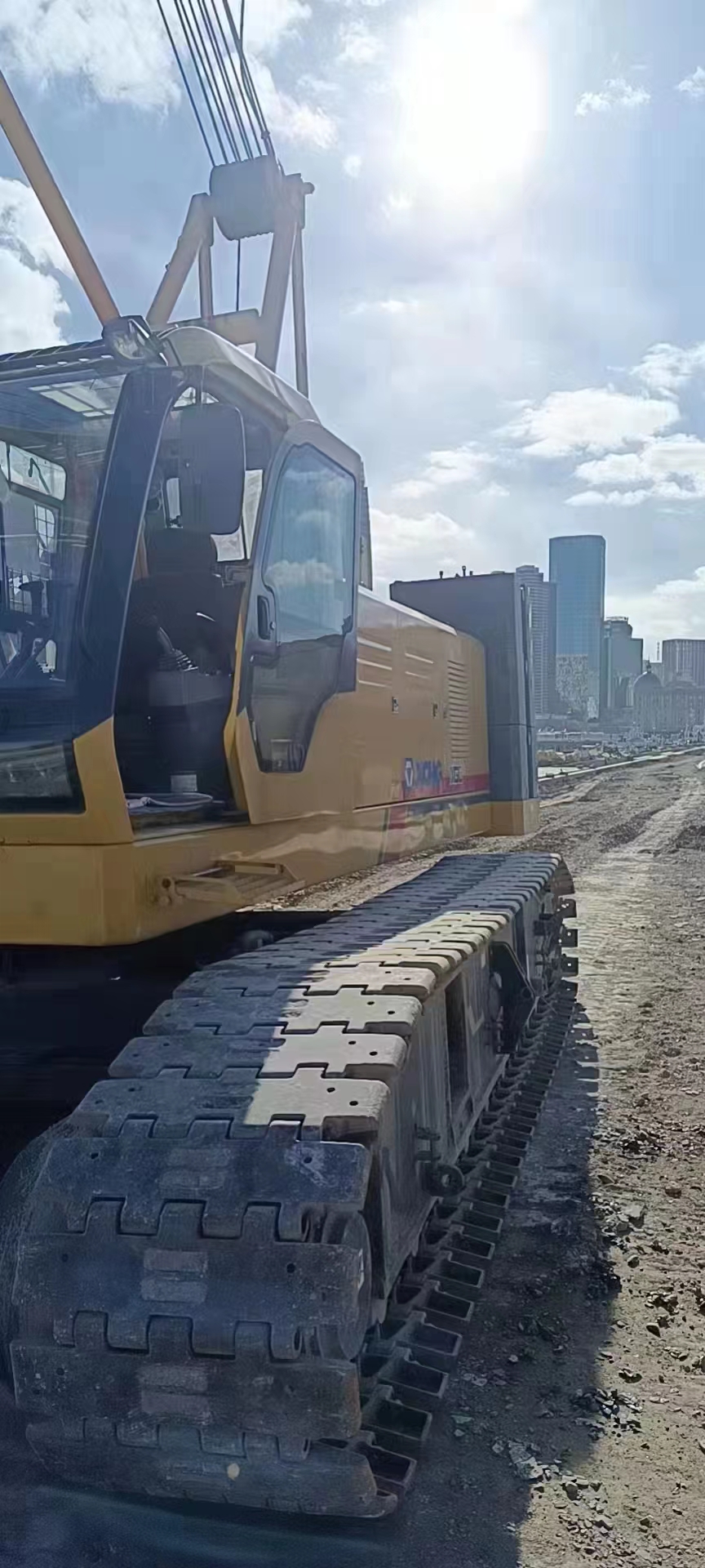 XCMG construction machinary used crawler crane 75 ton XGC75 for sale ...