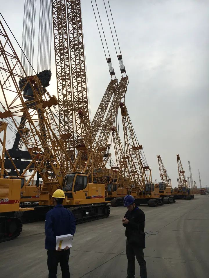 XCMG Official 150 Ton Crawler Crane Quy150 with Lattice Boom for sale ...