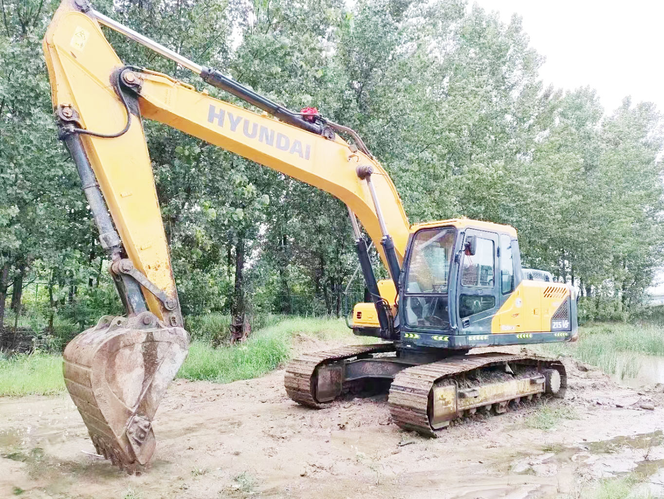 21T Used Hydraulic Crawler Excavator R215VS, MACHMALL