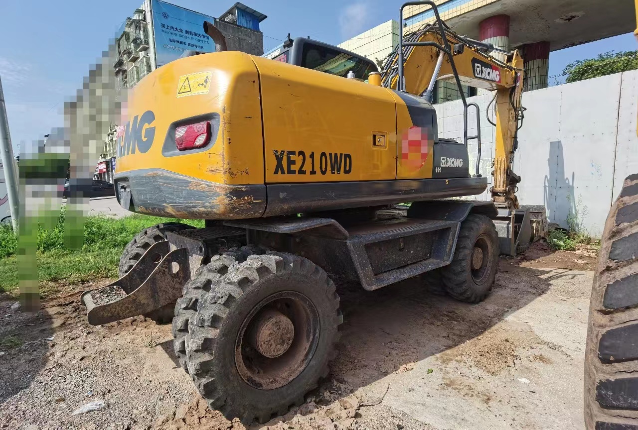 XCMG 21Tons Excavator XE210WD Wheeled Type wheel excavator for sale ...