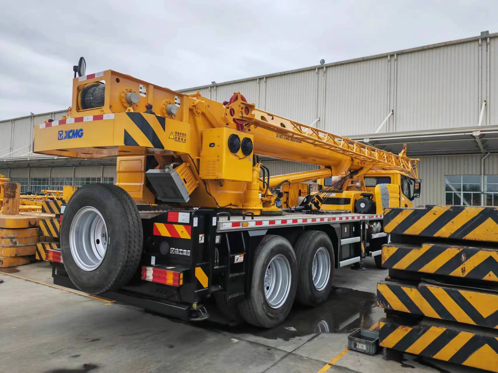 XCMG used 20t truck crane XCT20 with cheap price, MACHMALL