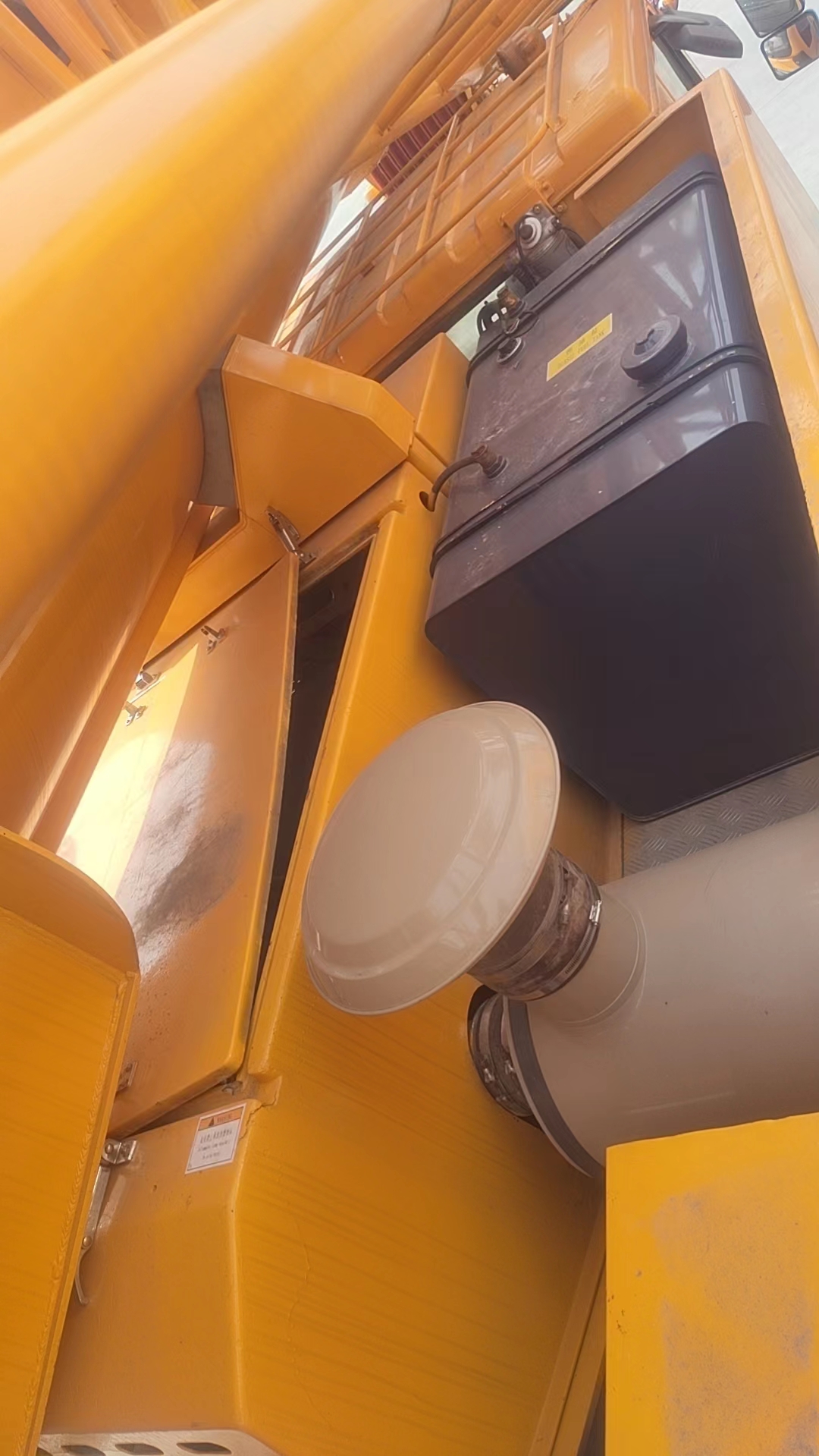 XCMG Official 2010 year 200 ton used all terrain crane QAY200 in stock ...