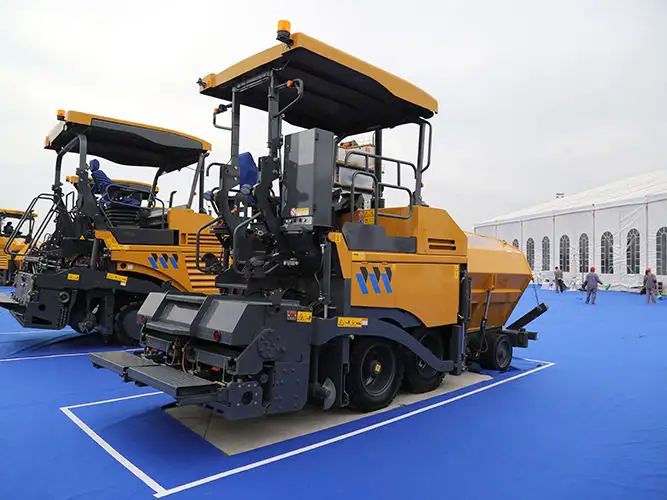XCMG RP505 Driveway Small Asphalt Finisher 3M Mini Paver Roller ...
