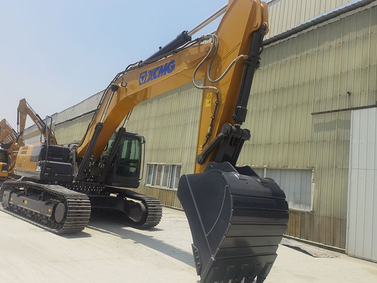 XCMG reconditioned 37 ton excavator XE370CA for sale, MACHMALL