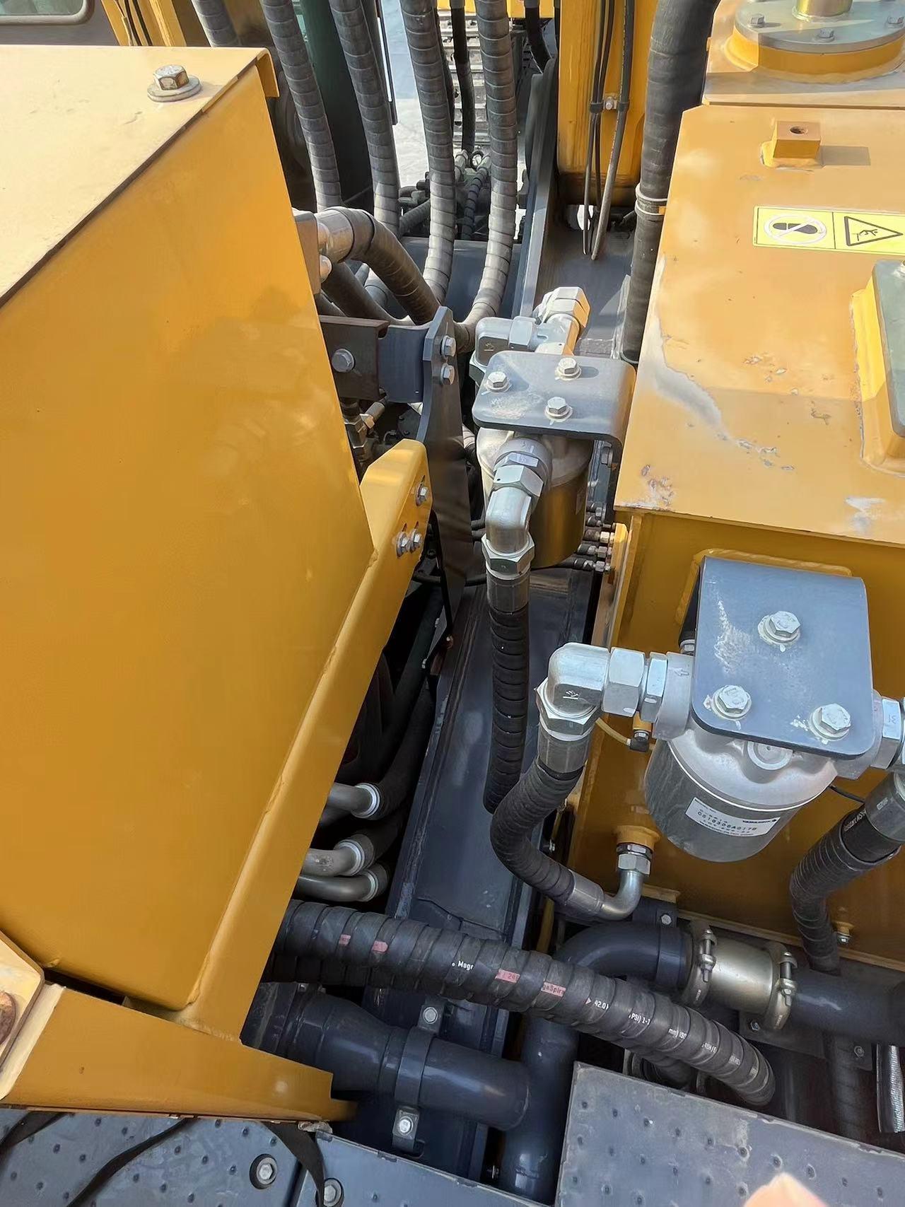 XCMG XE950GA crawler excavator, MACHMALL