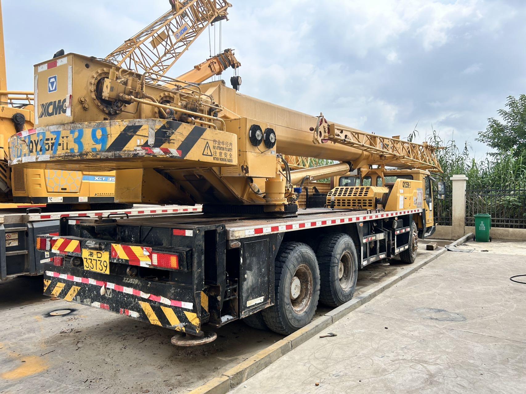 XCMG QY25K-II truck crane, MACHMALL