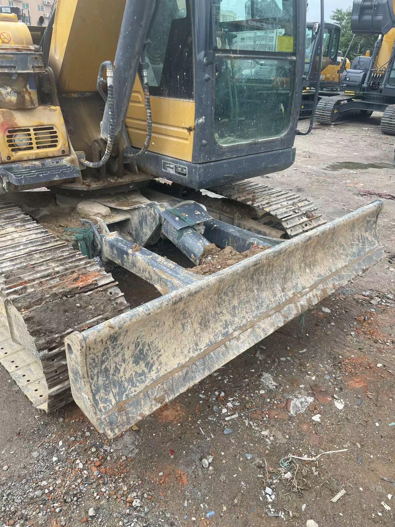 XCMG XE75DA crawler excavator, MACHMALL