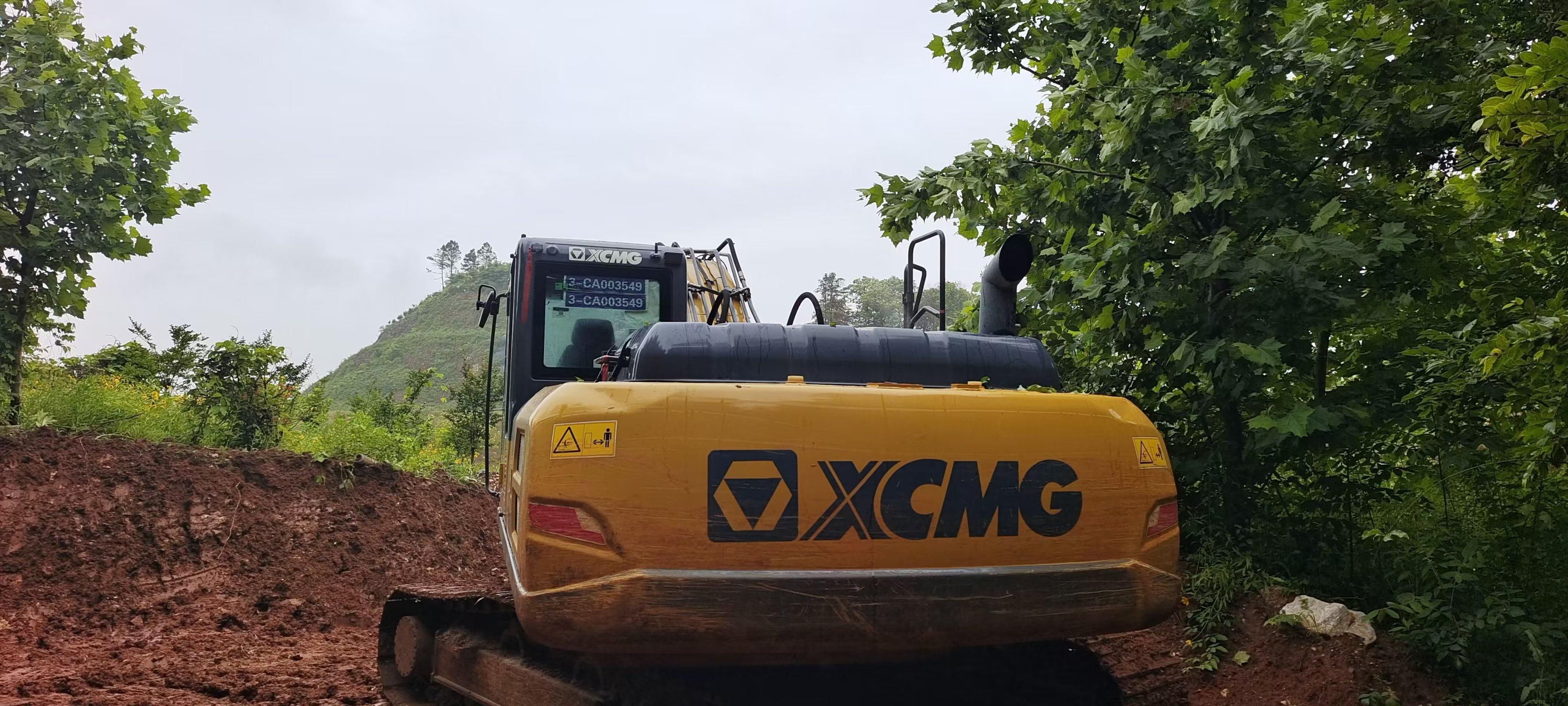 XCMG XE215DA crawler excavator, MACHMALL