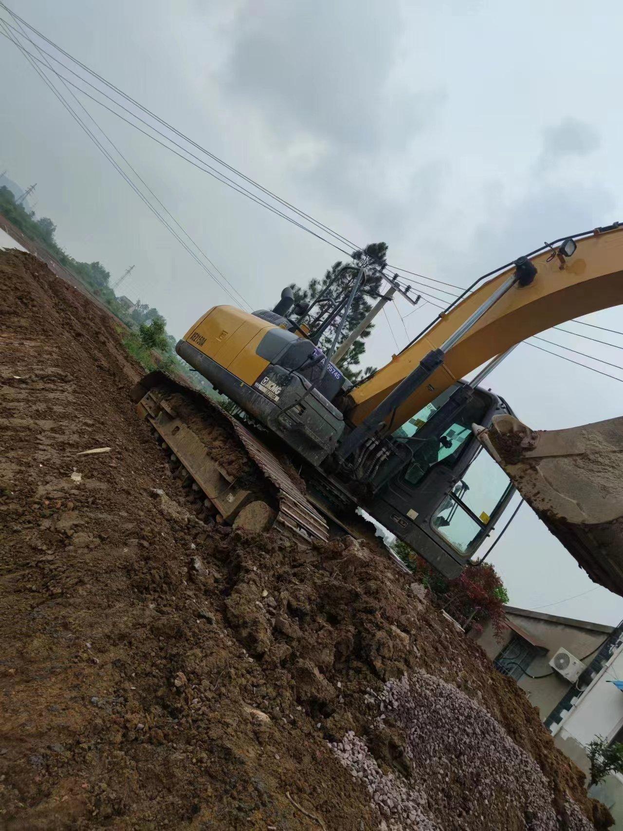 XCMG XE215DA crawler excavator, MACHMALL