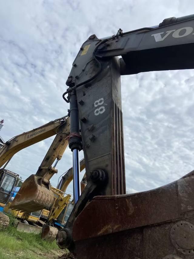 Volvo EC460 crawler excavator, MACHMALL