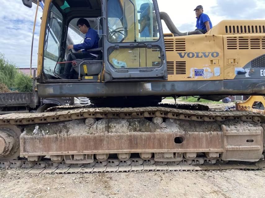 Volvo EC460 crawler excavator, MACHMALL