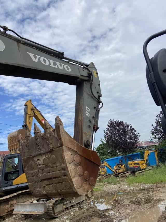 Volvo EC460 crawler excavator, MACHMALL