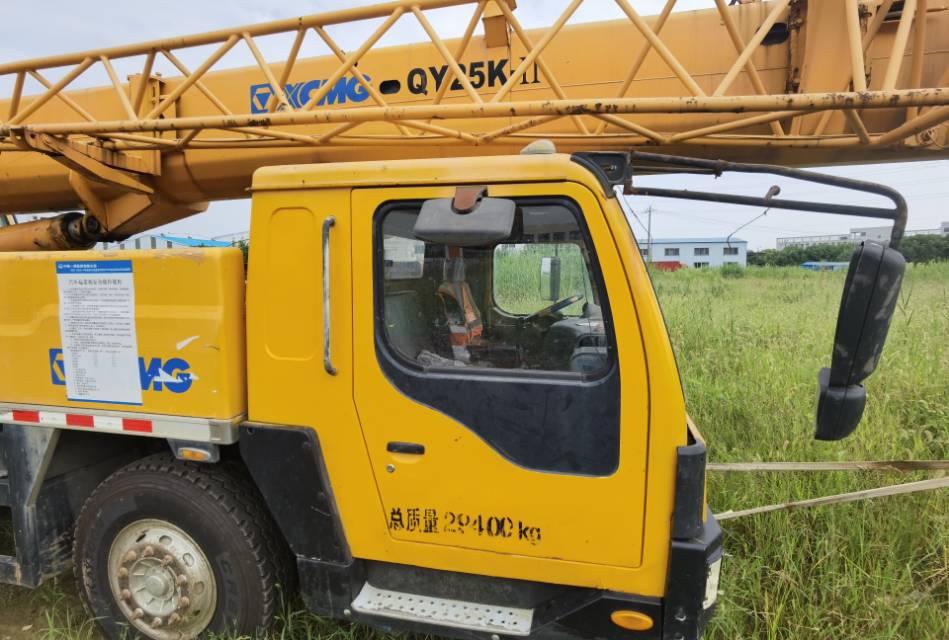 XCMG QY25K-II truck crane, MACHMALL