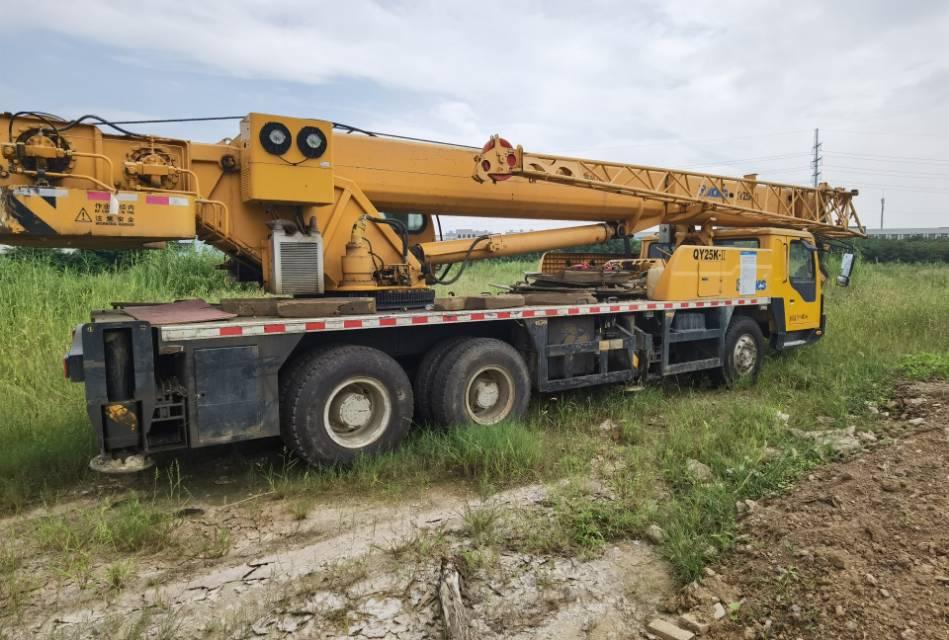 XCMG QY25K-II truck crane, MACHMALL