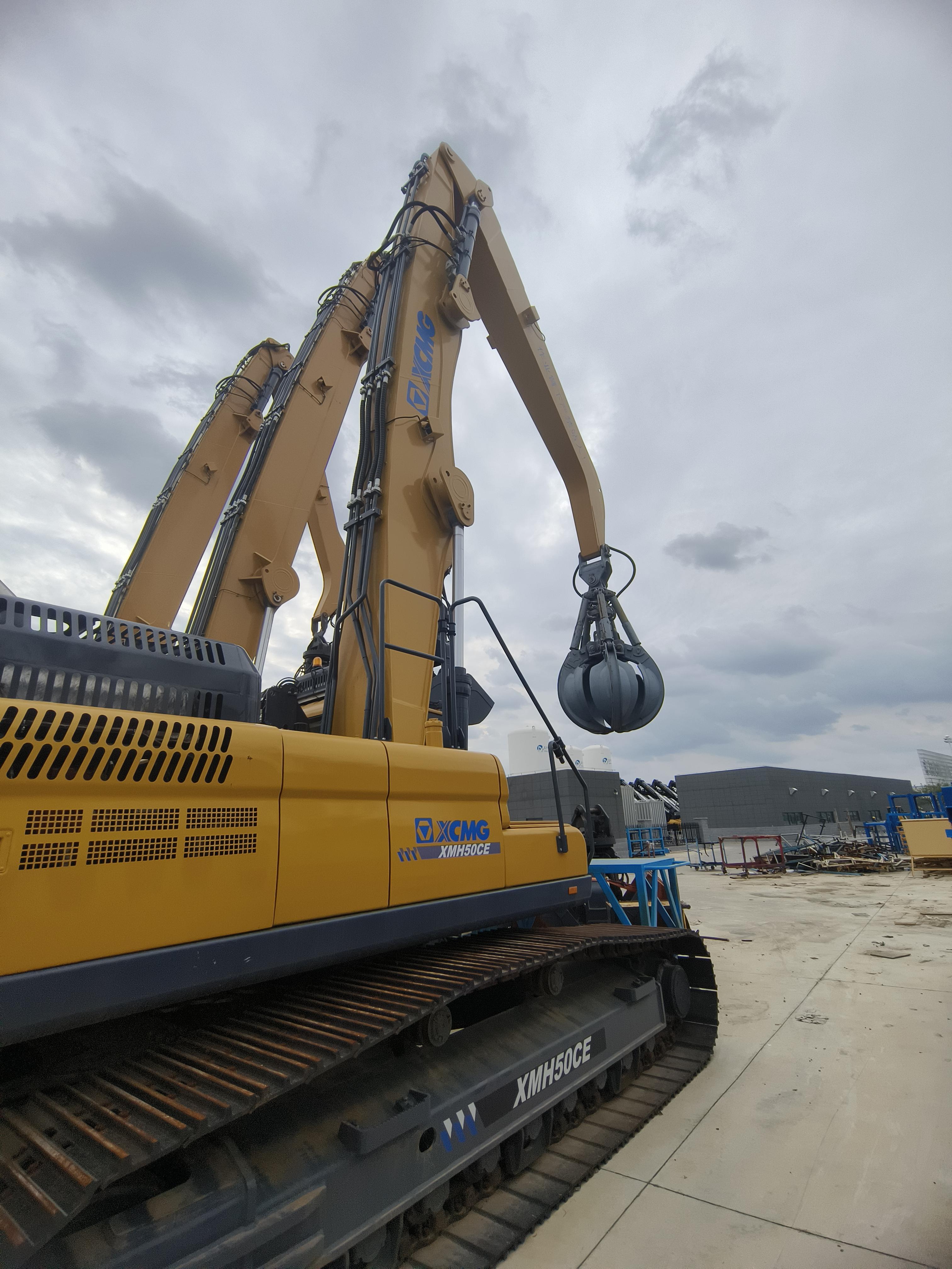 XCMG XMH50CE crawler excavator grab machine, MACHMALL